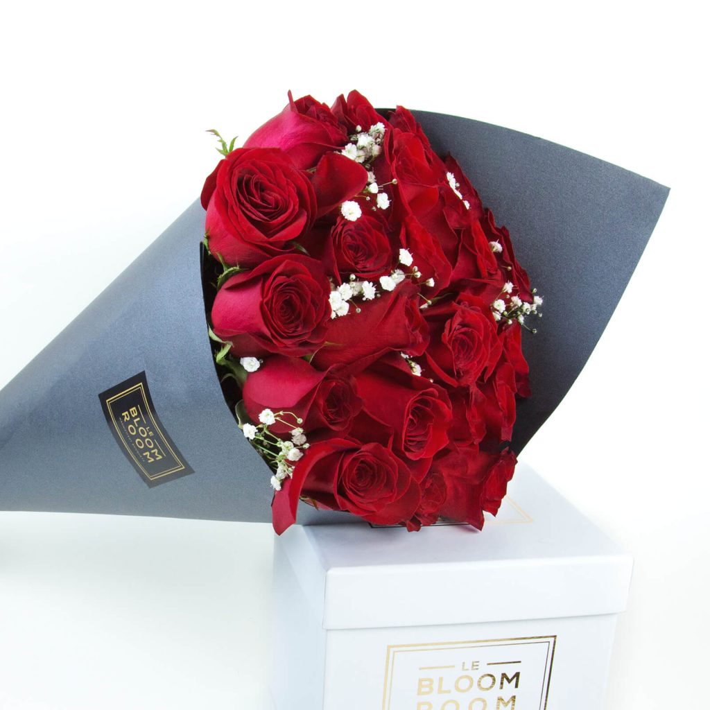 Ramo de 12 Rosas Rojas – LeBloomRoom